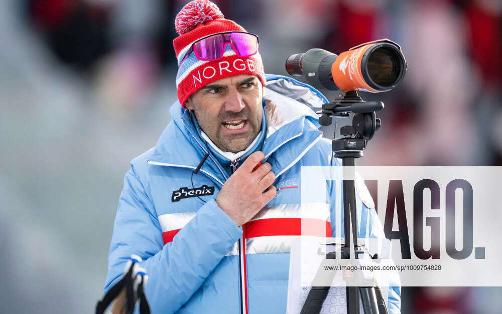 220212 Siegfried Mazet, coach of Norway, ahead of men s biathlon 10 km ...