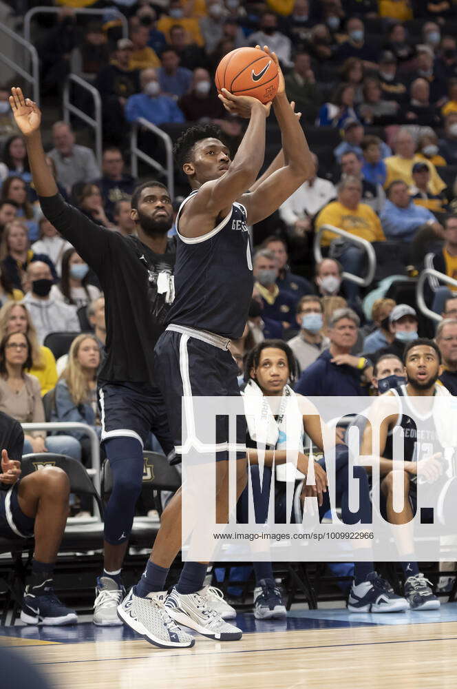 February 16, 2022: Georgetown Hoyas guard Aminu Mohammed 0 shoots a ...