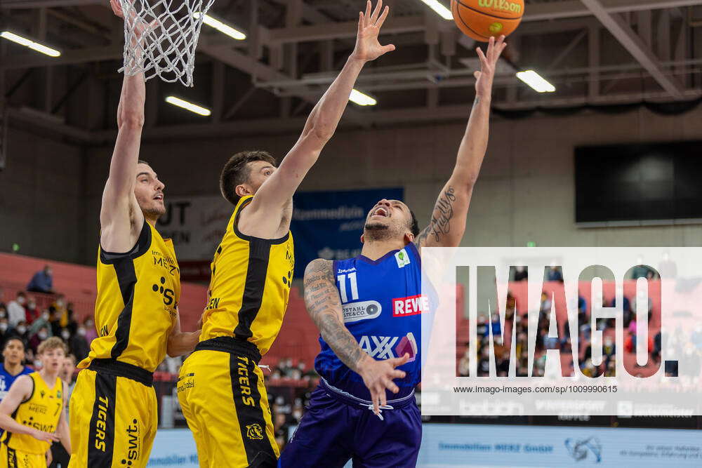 Daniel Keppeler Tigers Tuebingen, 31 Ryan Mikesell Tigers Tuebingen, 33 ...