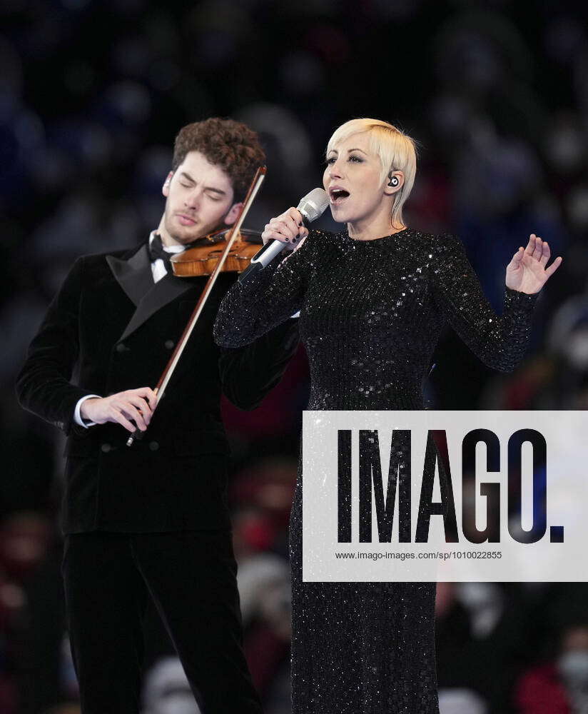 (220220) -- BEIJING, Feb. 20, 2022 -- Italian contemporary pop singer ...