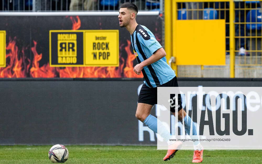 Gerrit Gohlke SVWM, 27 , on the ball, crop, full body, single image ...