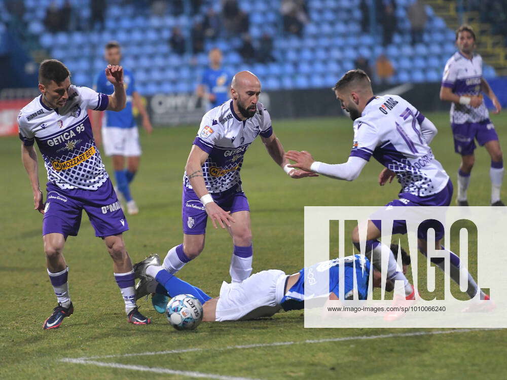 Nicolae Constantin Musat, Iasmin Latovlevici and Alin Dobrosavlevici in ...