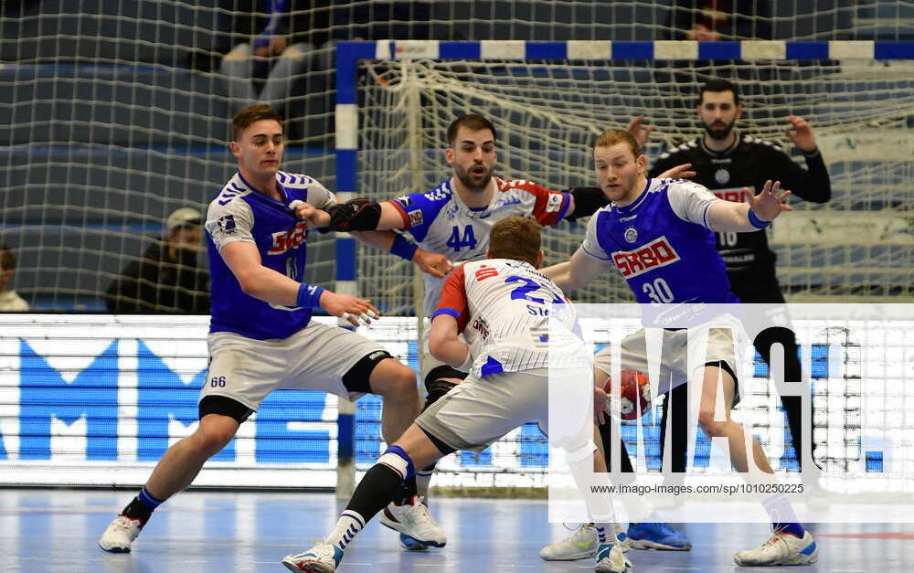 no way through for 27 Mario Stark 27 TV Grosswallstadt and 44 Thomas ...