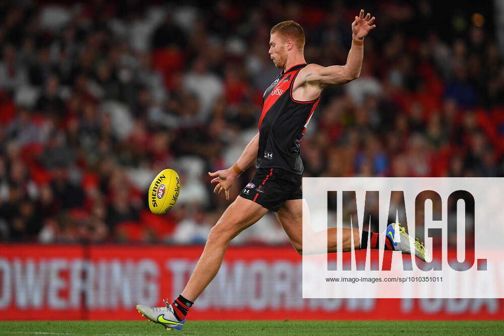AFL BOMBERS SAINTS, Peter Wright of Essendon Bombers kicks the footy ...