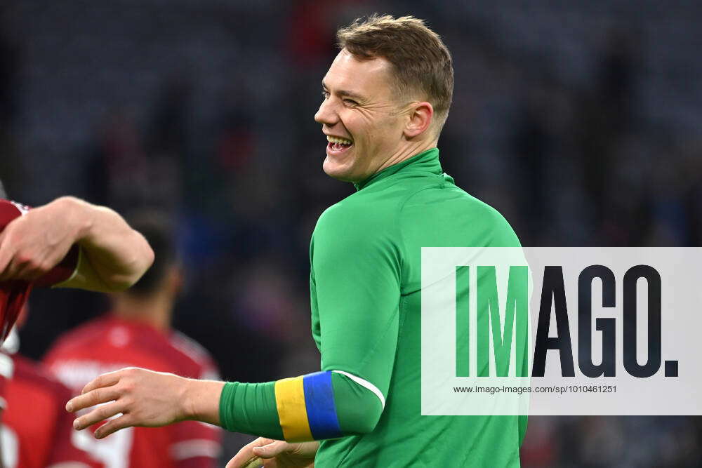 Manuel NEUER goalkeeper Bayern Muenchen, laughing, laughing, optimistic ...