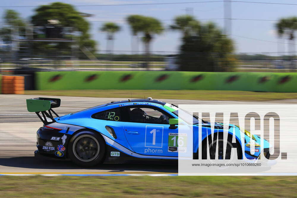 16 WRIGHT MOTORSPORTS (USA) PORSCHE 911 GT3R - RYAN HARDWICK (USA ...