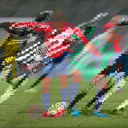 f li Simon Skarlatidis Unterhaching, 30 Philipp Knochner SV Schalding ...