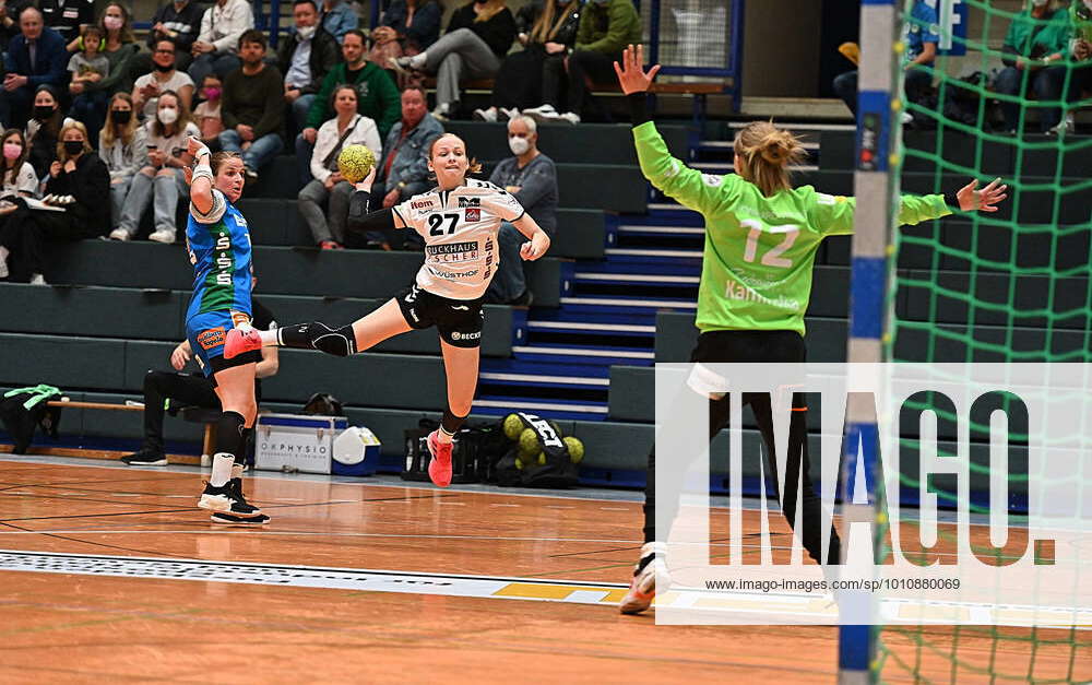 Lucy Jörgens FAG am Wurf HSV Solingen-Gräfrath 76 vs FRISCH AUF ...