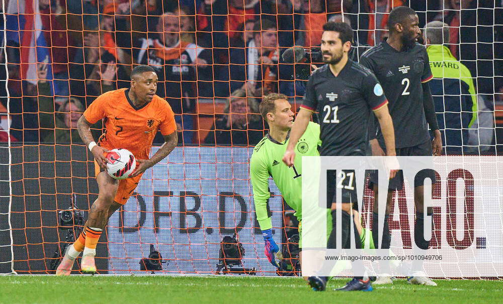 Steven Bergwijn, NL 7 celebrates his goal, happy, laugh, celebration, 1 ...