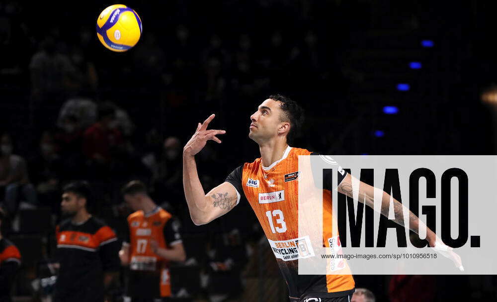 Benjamin Patch serving action upper body upper body sport volleyball Bundesliga play off men season