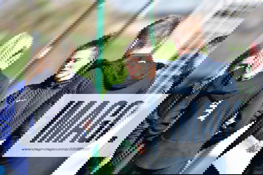 London, England, April 02nd 2022 Referee Elizabeth Simms with the ...