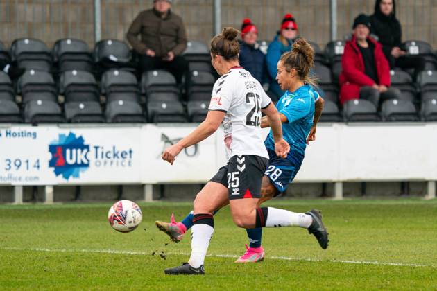 Dartford, England, April 3rd 2022: Brooke Nunn (28 London City ...