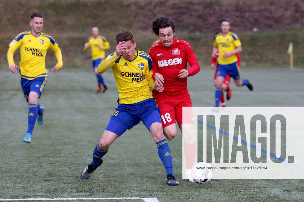 Felix Mensing SPVGG left against Eli Benjamin Pinner SI right Football ...