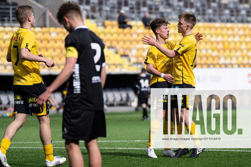 220410 Elfsborgs Enzo Andren cheers with Theo Eliasson after 3 0 during ...