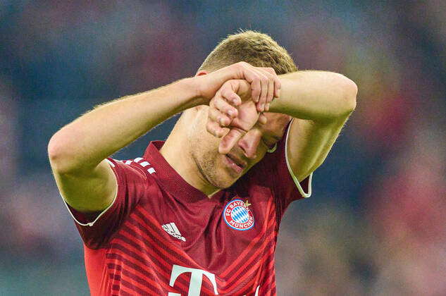Joshua KIMMICH, FCB 6 sad in the match FC BAYERN MÜNCHEN - SpVgg ...