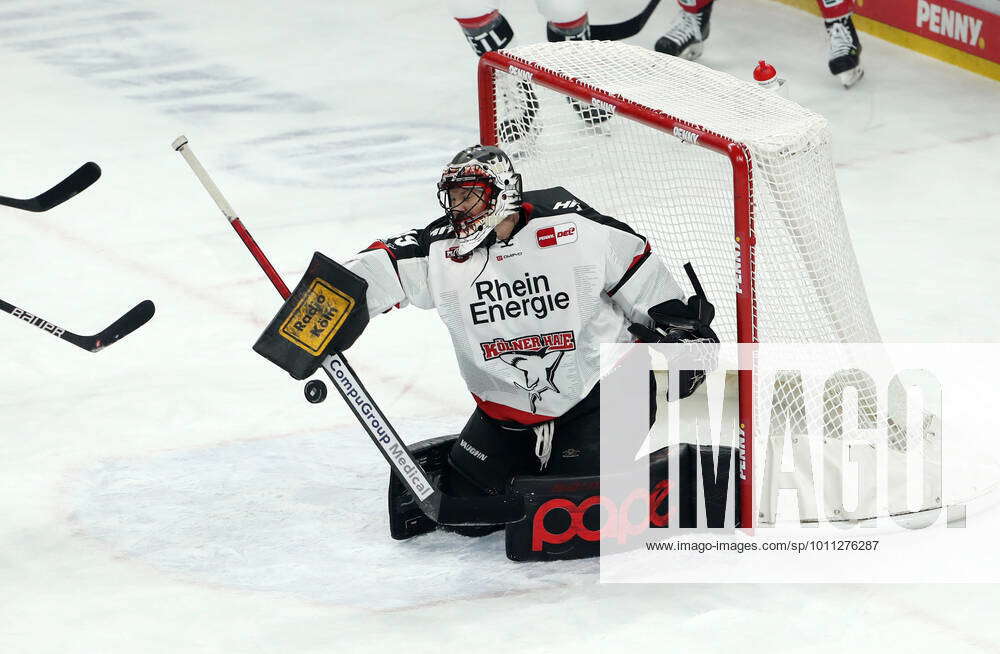 Goalie Justin Pogge single image crop action sport ice hockey penny DEL ...