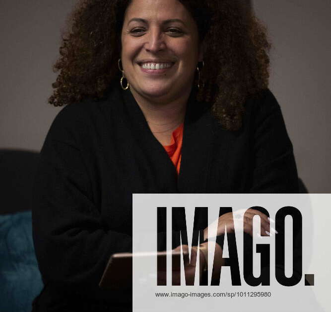 Nora HAMADI (journaliste presentatrice pour Arte et France Culture ...