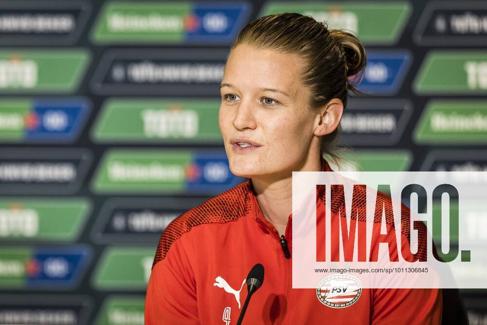 EINDHOVEN - 15-04-2022, Philips stadion. Dutch football, eredivisie ...