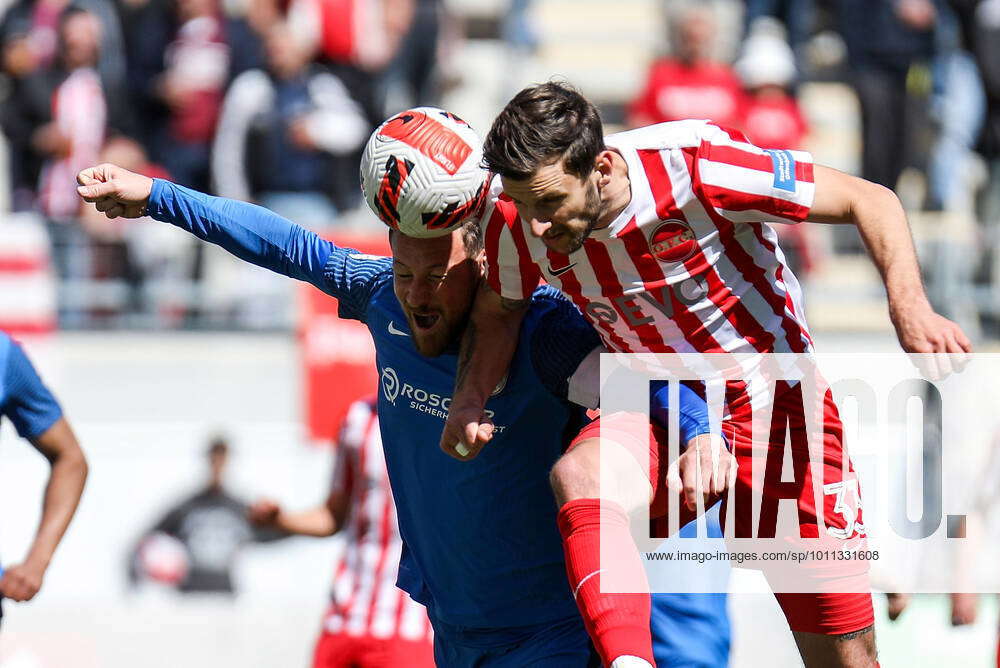 16 04 2022, xmkx, Fussball Regionalliga Suedwest, Kickers Offenbach FC ...