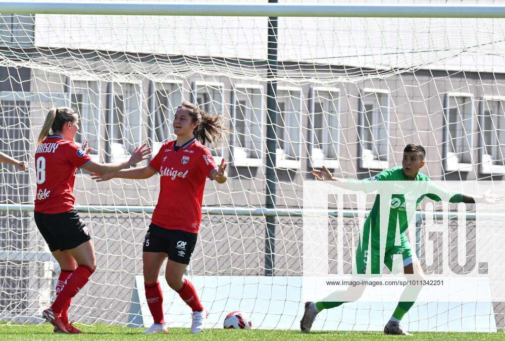 Leonie Multari (saint-etienne) vs Joie de Maiwen Renard et Heloise ...