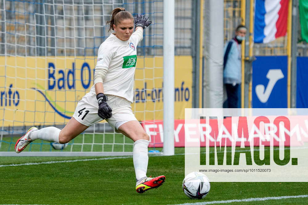 Anna Wellmann goalkeeper, Potsdam, 41 on kick, crop, full body, single ...