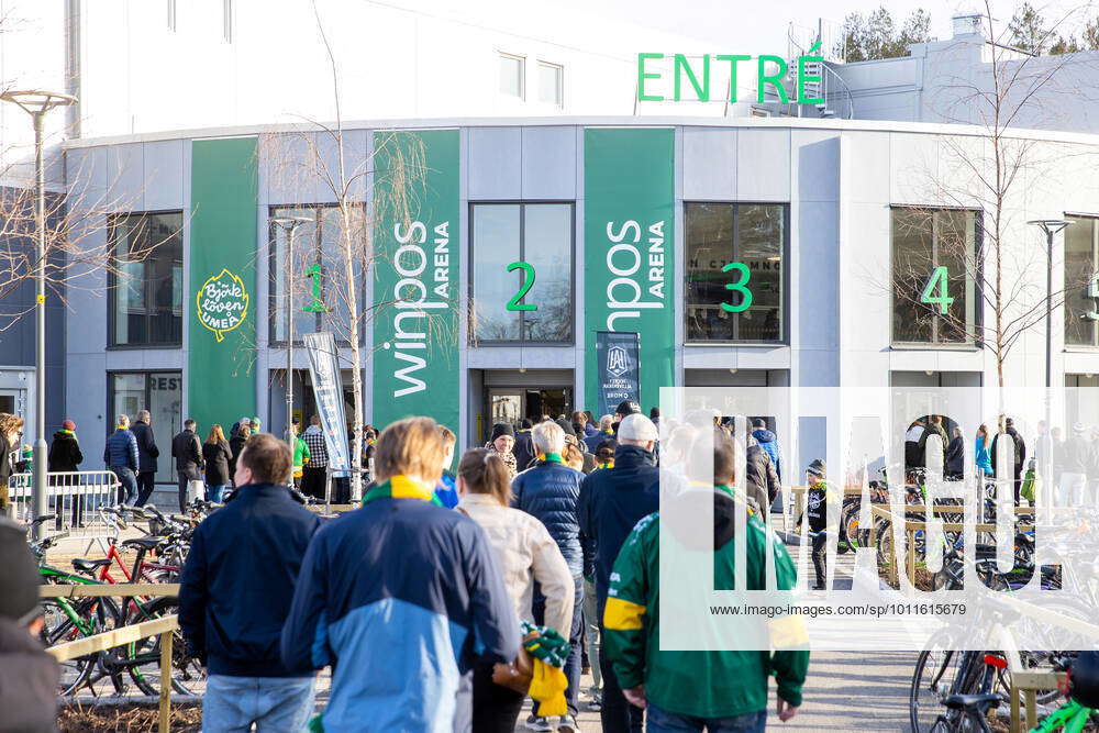 220427 Publiken anländer till Winpos arena under final tre i kvalet ...