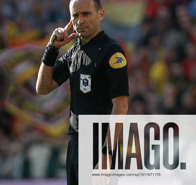 L arbitre Thomas Leonard FOOTBALL : RC Lens vs FC Nantes - Ligue 1 Uberteat
