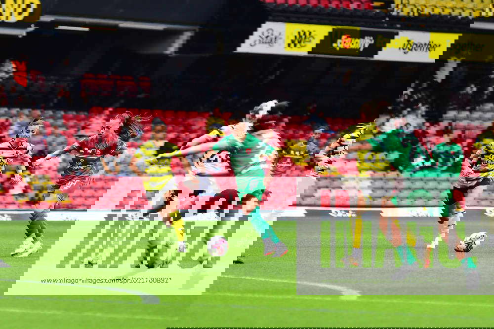 Watford, England, May 01 2022: Freya Thomas (18 Coventry United) during ...