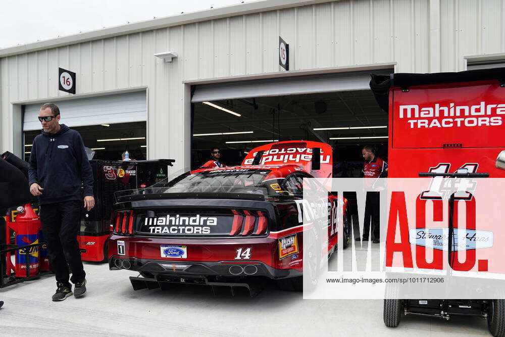 DOVER, DE - MAY 01: Chase Briscoe 14 Stewart Haas Racing Mahindra ...
