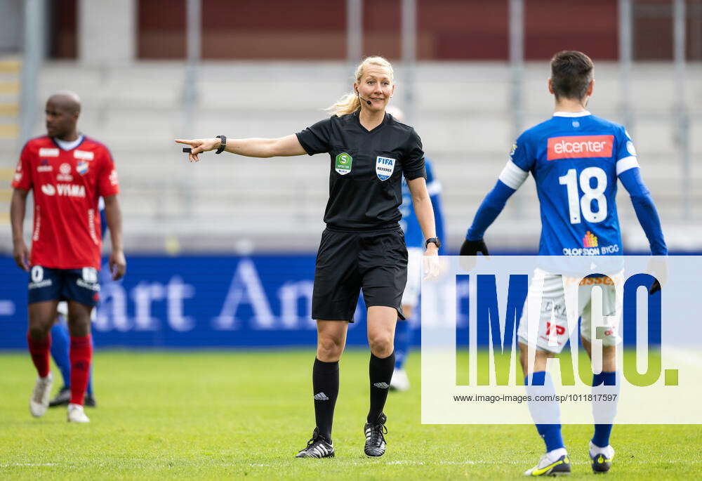 220507 Referee Tess Olofsson during the football match in the ...