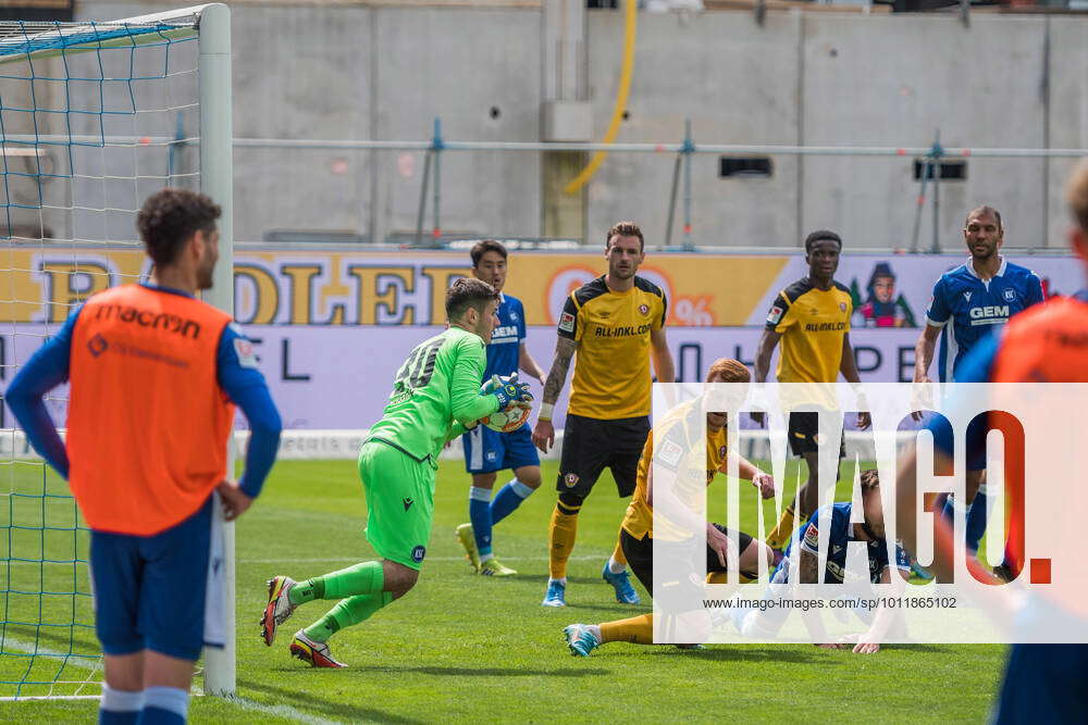 Dresdens Paul Will right against Niklas Heeger left Karlsruher SC SG ...