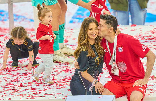 Winners ceremony with Robert LEWANDOWSKI, FCB 9 with Anna, wife of ...