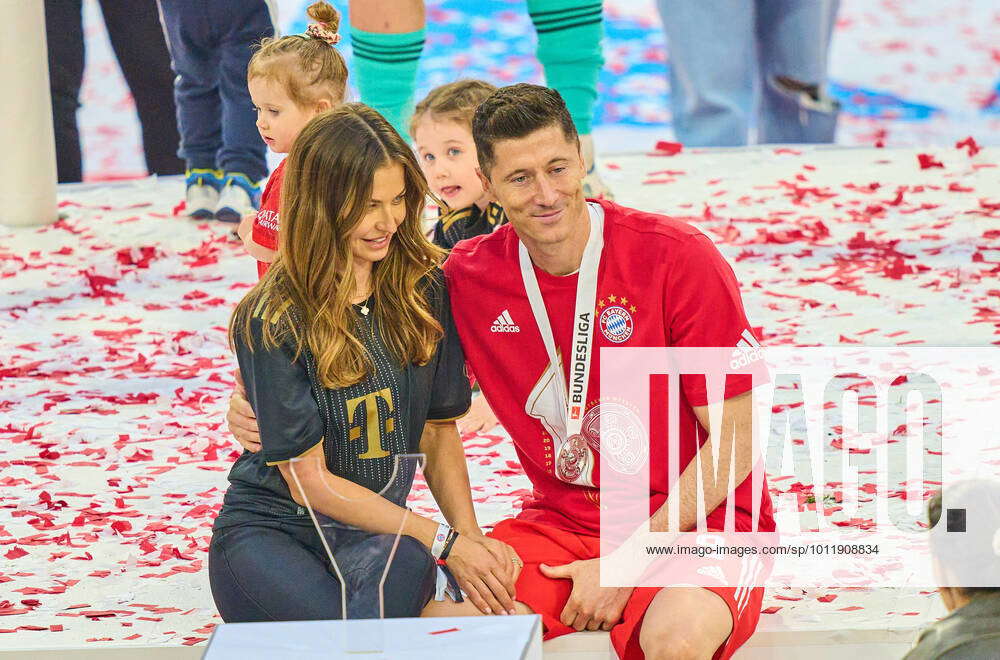 Robert Lewandowski Girlfriend
