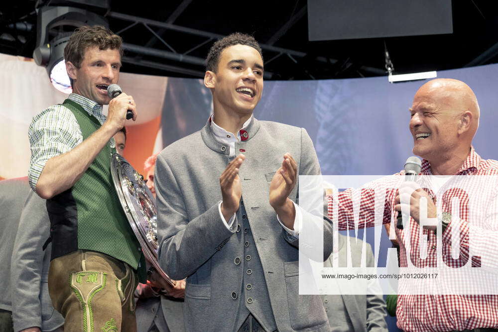 f l Thomas Mueller, 42 Jamal Musiala, Stefan Lehmann, championship ...