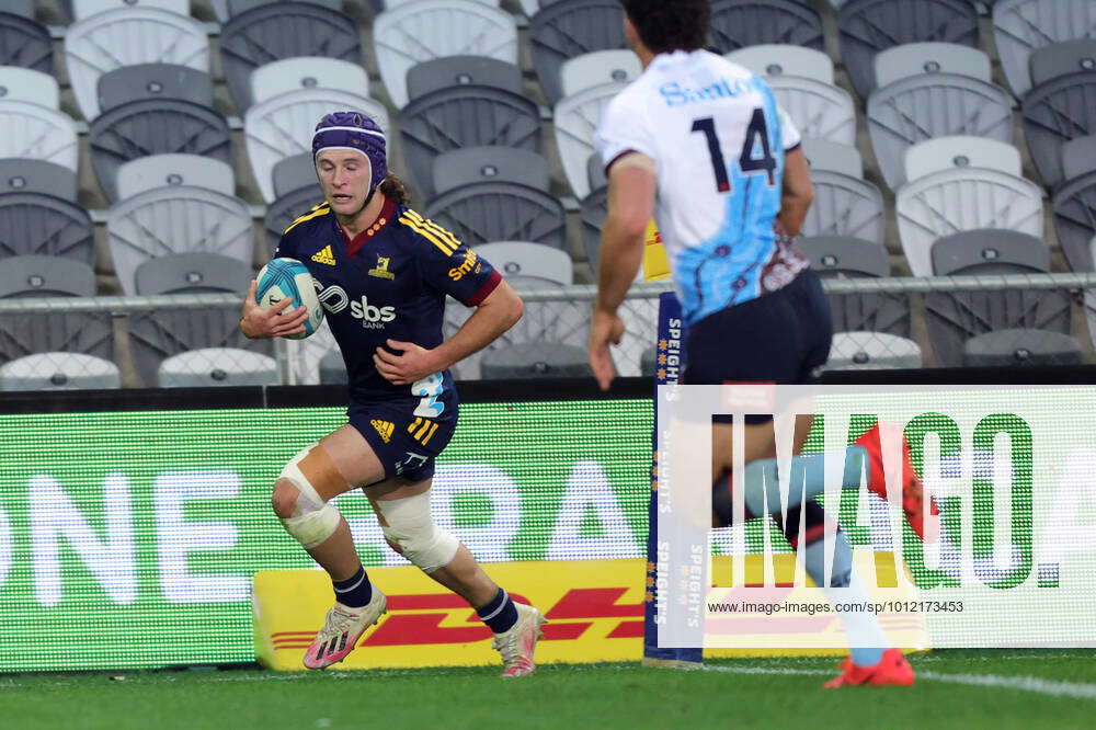 SUPER RUGBY HIGHLANDERS WARATAHS, Liam Coombes Fabling scores a try ...