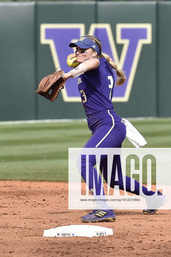 May 22, 2022: Washington infielder Rylee Holtorf set to throw after ...