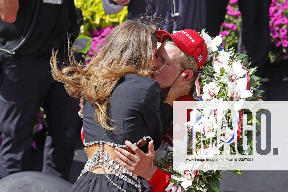 INDIANAPOLIS, IN - MAY 29: Marcus Ericsson kisses his girlfriend Iris ...