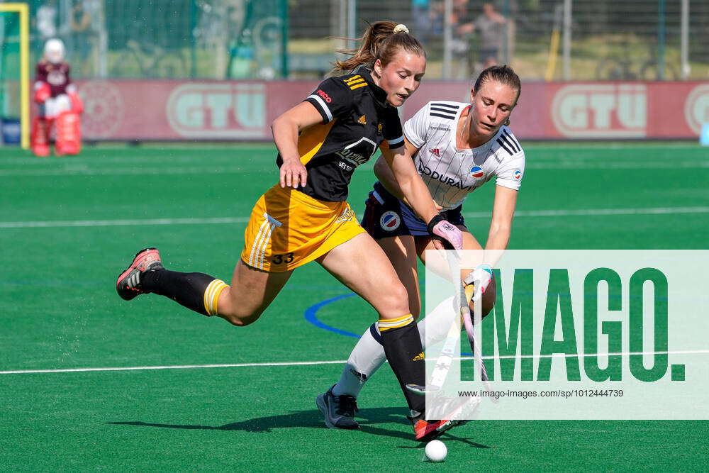 v li Katharina Kiefer HTHC, 33 , Agustina Habif MHC, 5 , duel, tackle ...