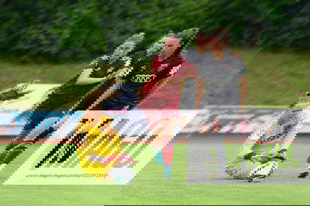 Aschheim, Germany, Jun 5th 2022: Anna-Lena Daum (22 FC Ingolstadt) and ...