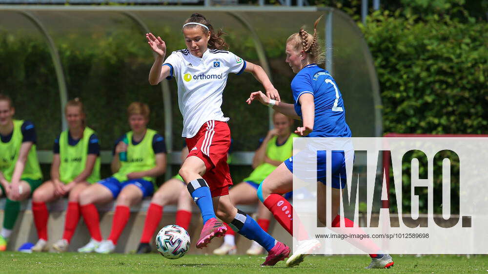 f l Larissa Mühlhaus Hamburger SV, 18 and Antonia Haase 1 FFC Turbine ...