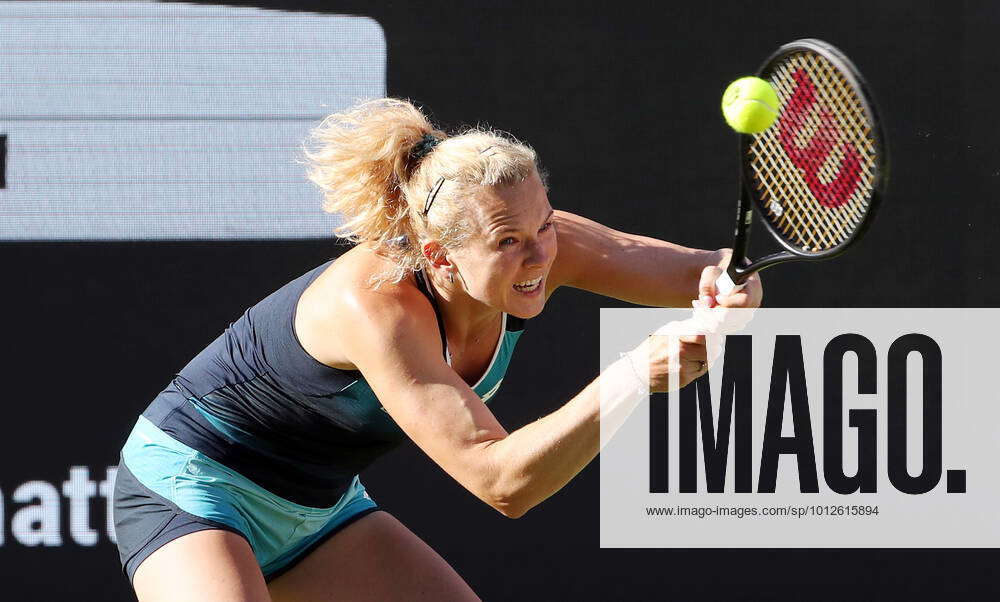 Katerina Siniakova CZE action upper body upper body tennis bed1 open ...