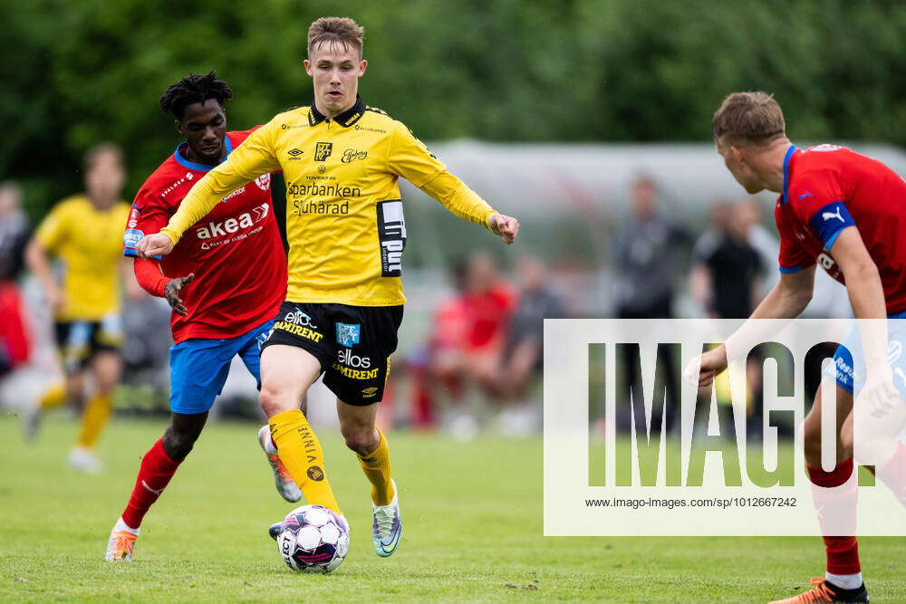 220617 Elfsborgs Jacob Ondrejka and Helsingborgs Benjamin Acquah during ...