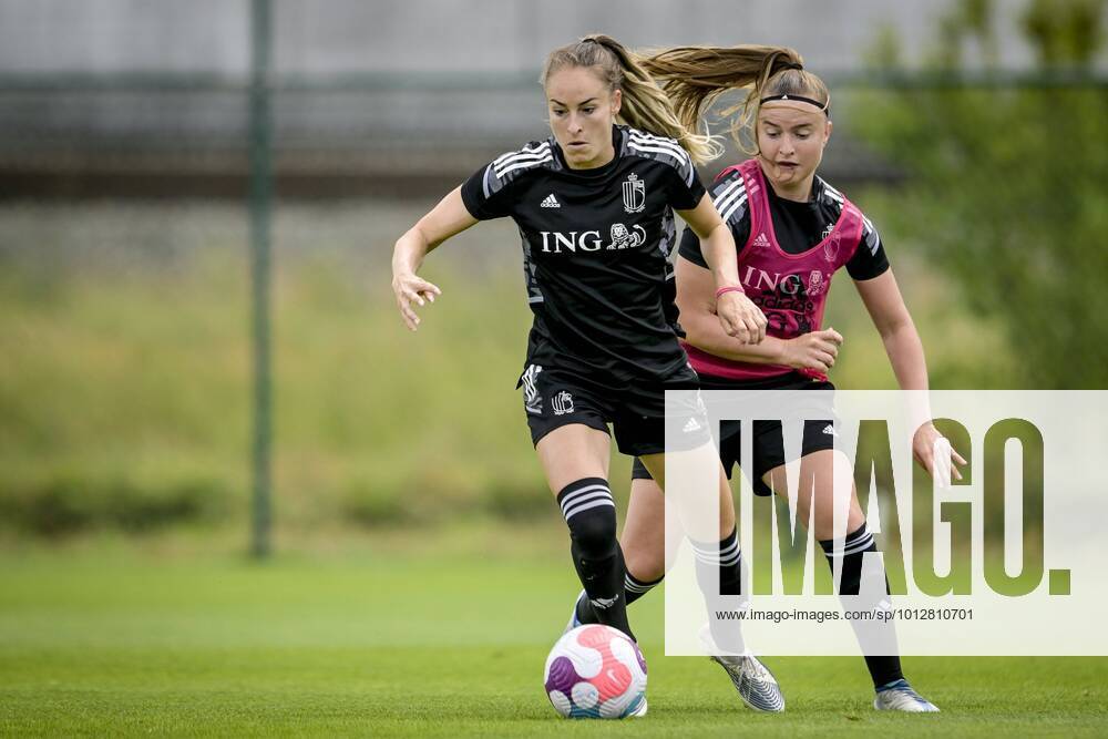 TUBIZE, BELGIUM - JUNE 25 : Wullaert Tessa forward of Belgium during ...