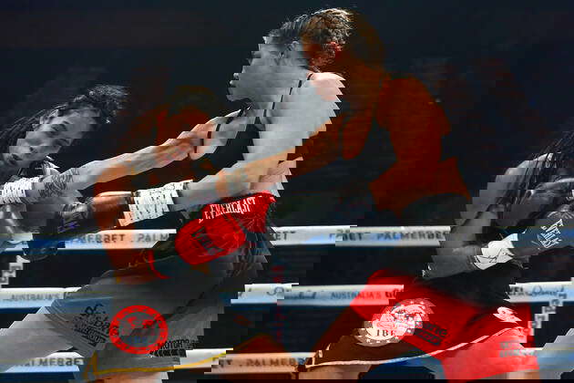 BOXING OPETAIA BRIEDIS, Taylah Robertson (right) fights Yoselin ...