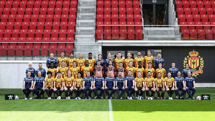 Back row from left to right: material man Marc Bols, Jordi Vanlerberghe ...