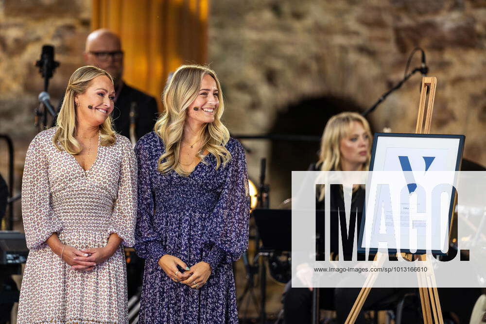 220714 Program leader Yvette Hermundstad and prize winner Ebba Arsjö ...