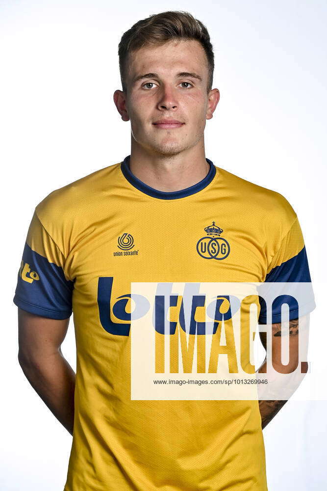 Union s Dennis Eckert Ayensa poses for the photographer at the 2022 ...