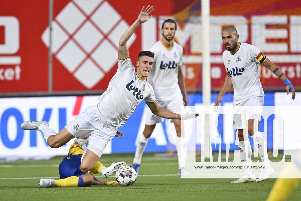 SINT-TRUIDEN, BELGIUM - JULY 23 : Kagawa Shinji forward of Sint-Truiden ...