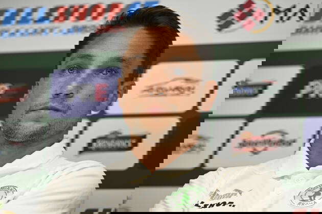 Nova posila fotbalistu Bohemians Praha 1905 Adam Janos a trener ...