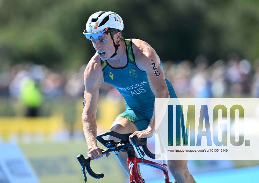 COM22 TRIATHLON MIXED RELAY, Matthew Hauser of Australia in action ...